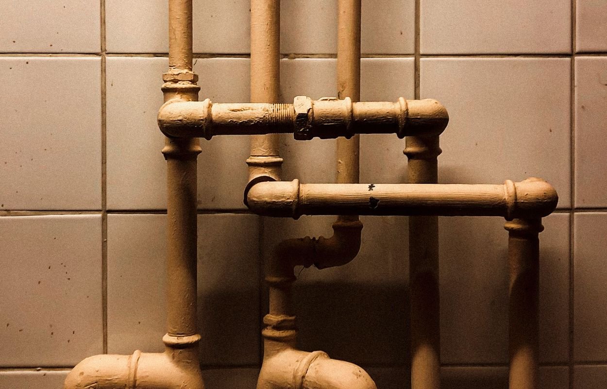 Lead Paint vs. Lead Pipes: Understanding the Risks - Deconstructors ...
